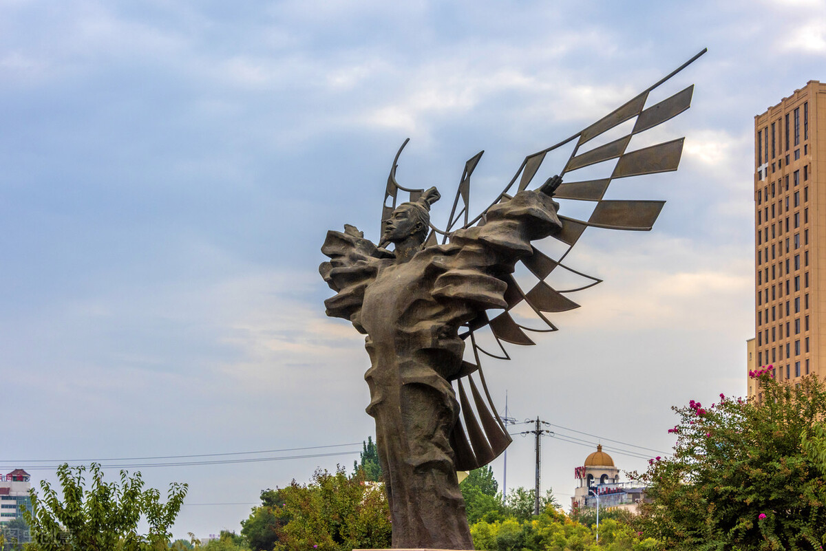 Who wrote the "Book of Luban" can make bad people feel scared, and make ...