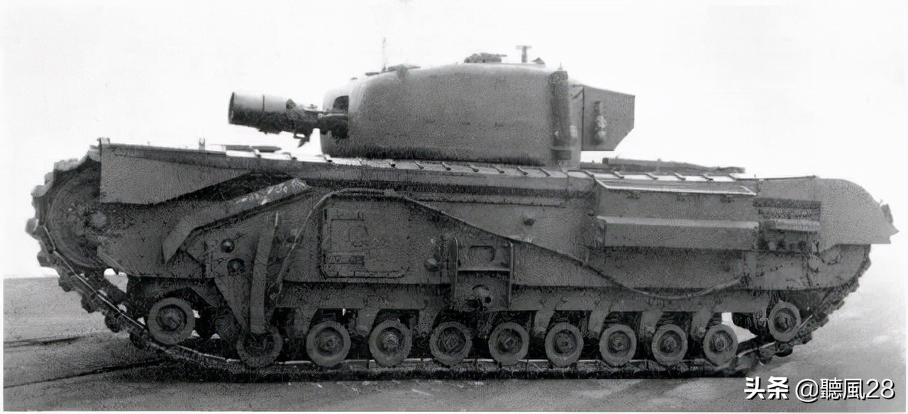 Siege Artillery-Churchill AVRE at the beachhead of Normandy - iNEWS