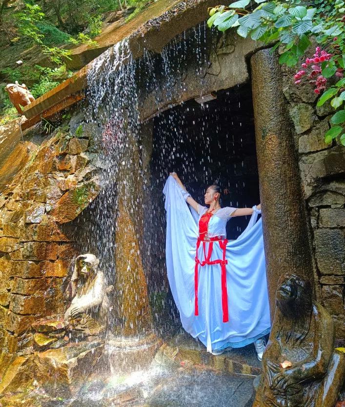 Fall in love with Luoyang Huaguo Mountain-the cave of Huaguo Mountain ...