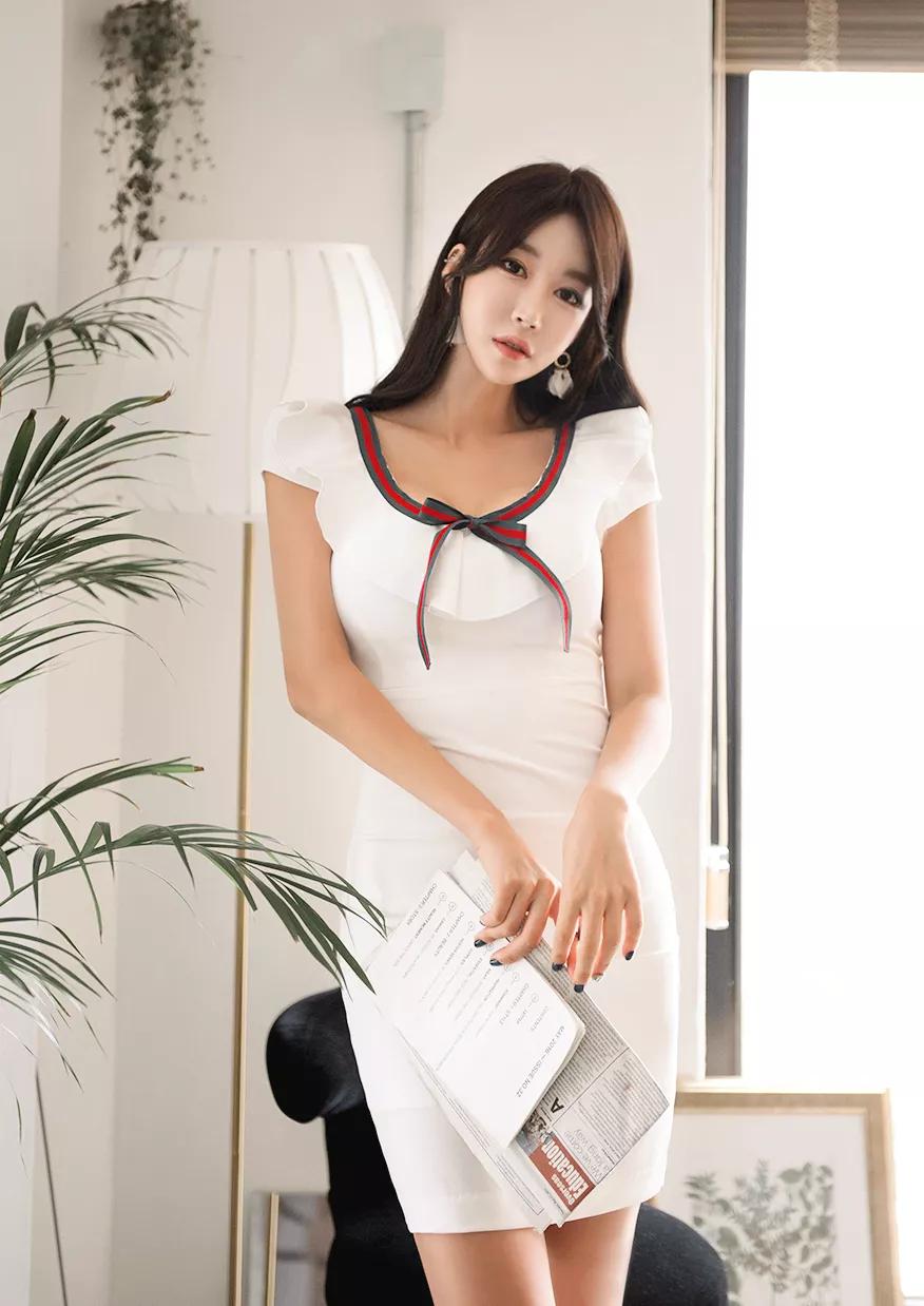 Zheng Youzhen's portrait photo with temperament in a white dress - iNEWS