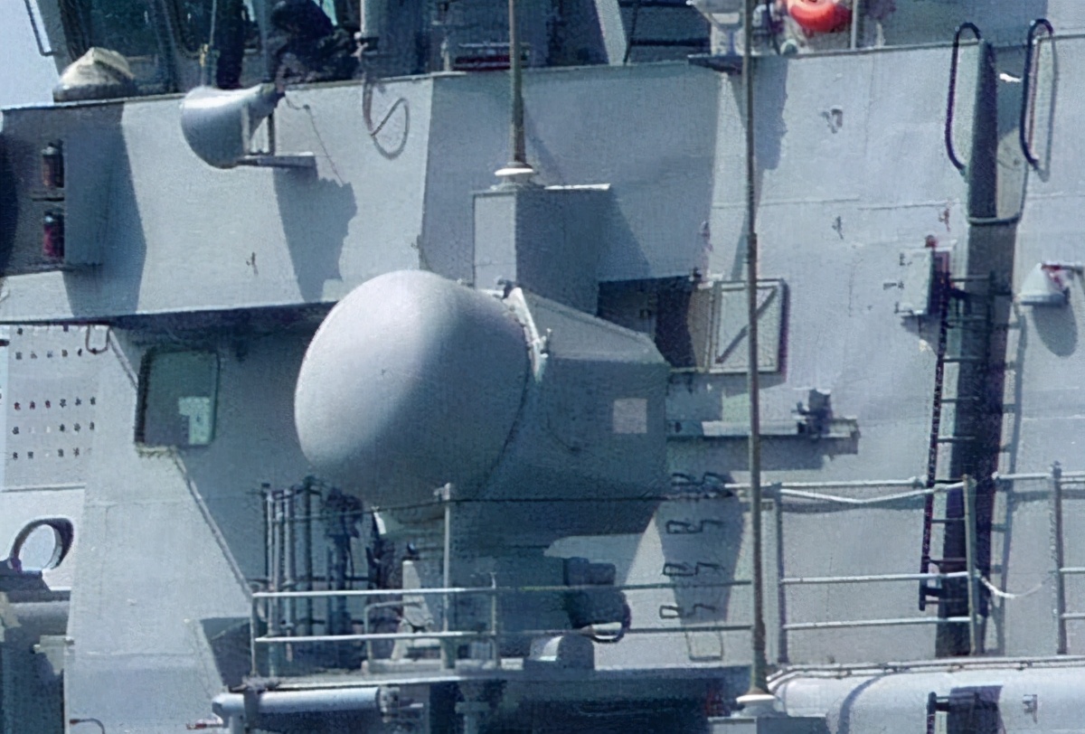 The improved 054A frigate debuts and uses active phased array guidance radar to greatly increase ...