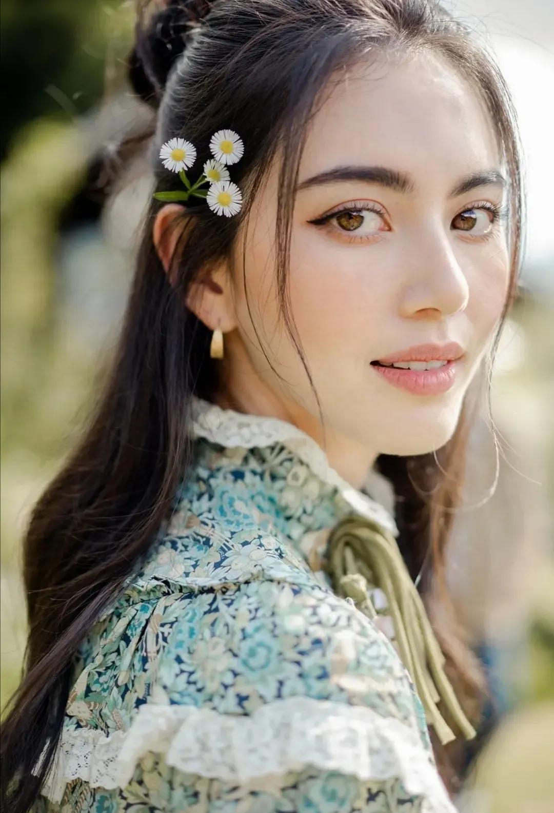 Thai mixed-race beauty Davika Horne - iNEWS
