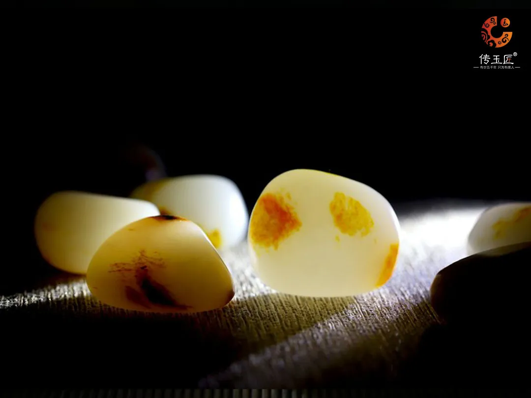 What is the difference between real jade and fake jade under the lamp ...