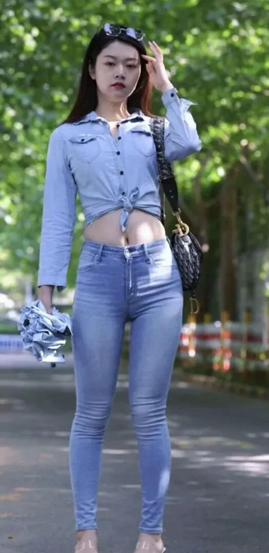 20 stunning photos of beautiful women, slim and beautiful like flowers ...