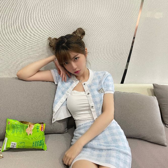 Zhou Shuyi Photo Album - iNEWS