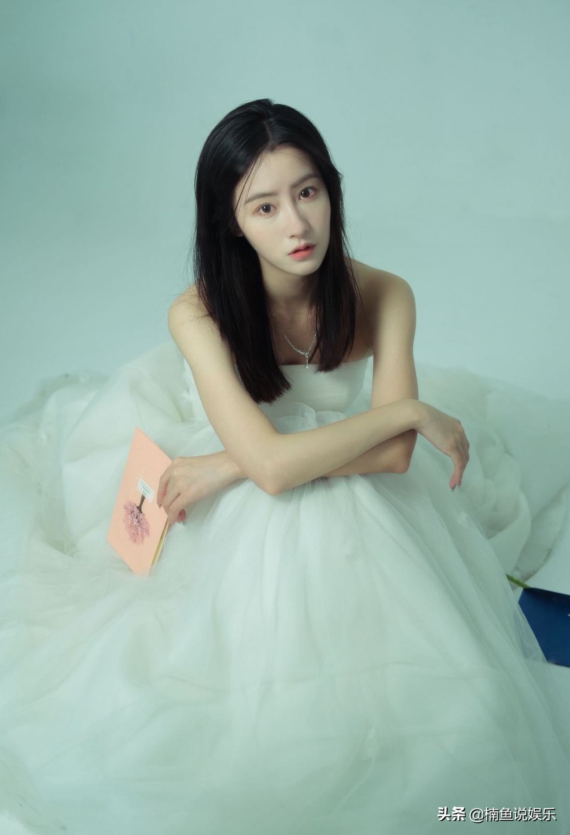 Mao Xiaohui's wedding dress is beautiful, and Xie Hang is played in the ...