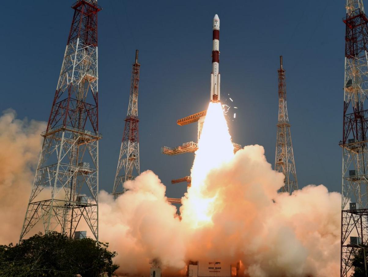 Indian rocket exploded at high altitude!The spy satellite was burned to ...