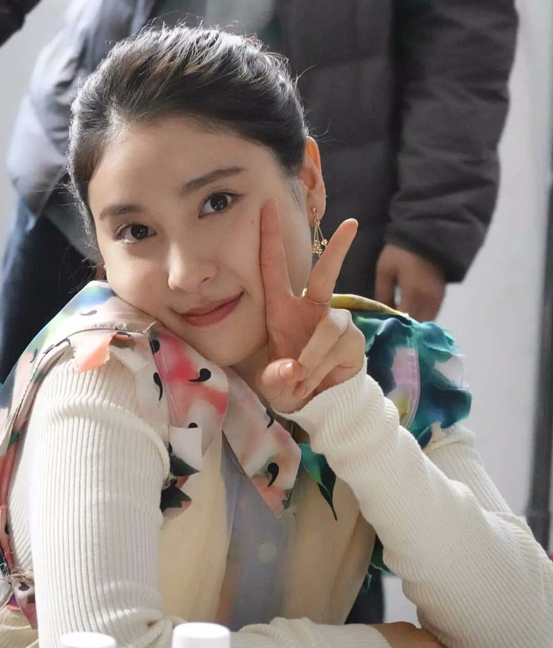 How to dress up girls with big faces?These 4 tricks will learn - iNEWS