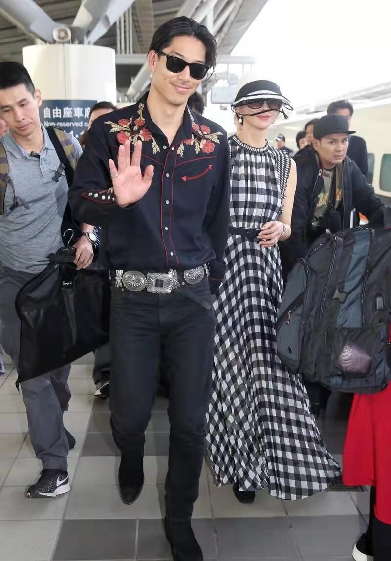 Lin Chiling is full of ladies after marriage, and she keeps sprinkling ...