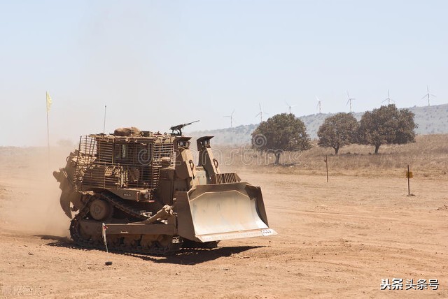 Type 82 military bulldozer - iNEWS