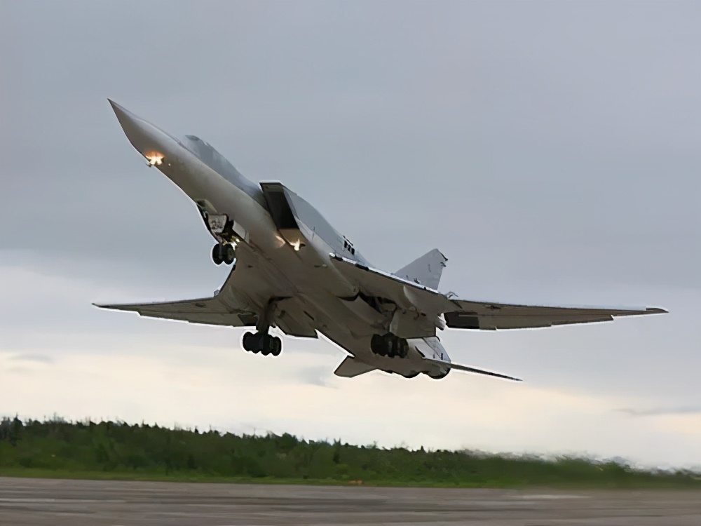 Can compete with the US military fighters, the Russian Tu-22M3M debuts ...