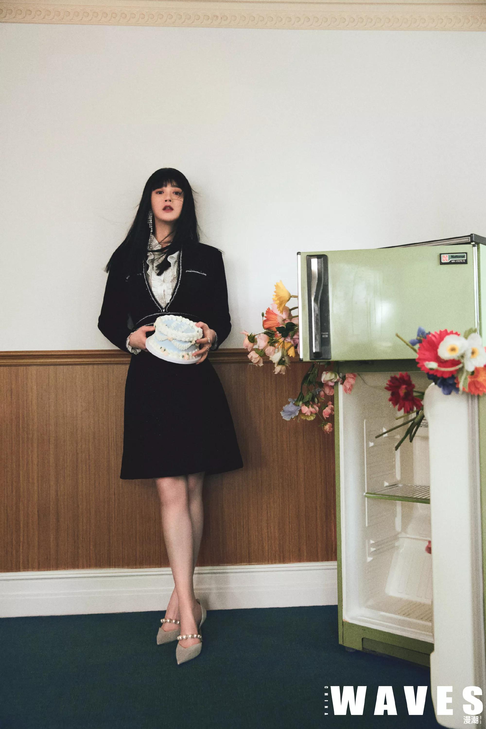 How beautiful is Jiang Xin who has lost weight?Qi bangs and long hair ...