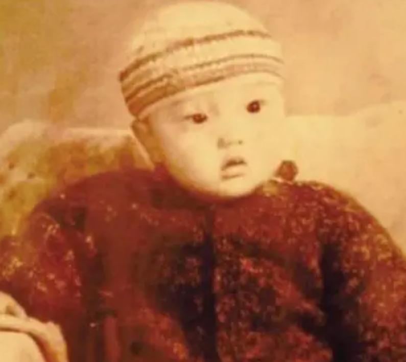 Li Yugang: At the age of 19, he became a beggar and became popular by ...