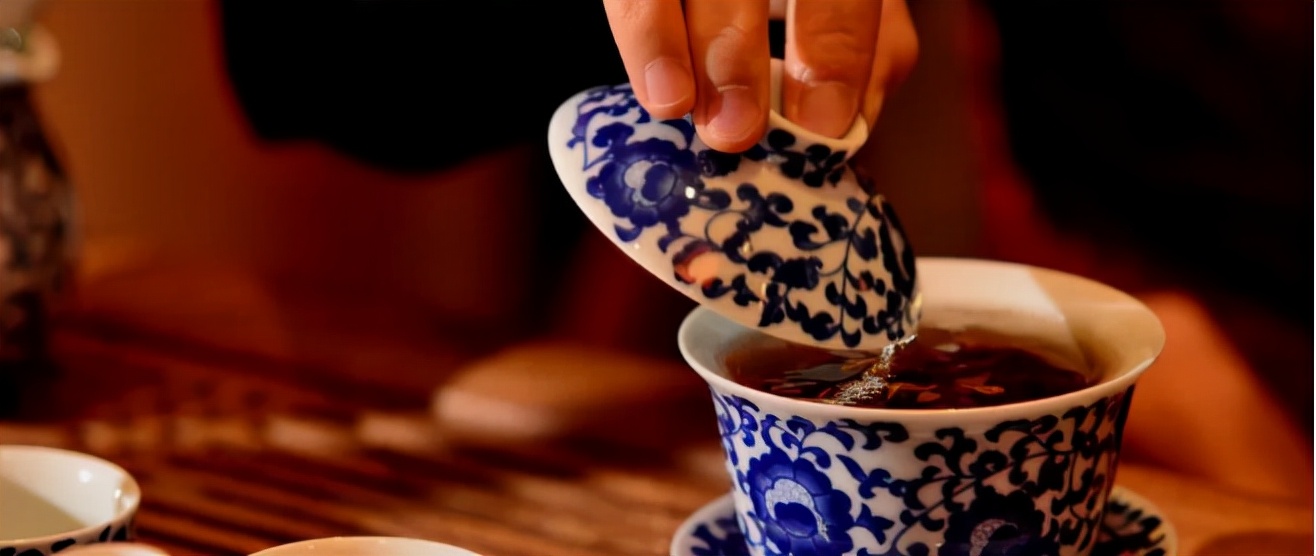Drink the tea in three sips for tasting - iNEWS