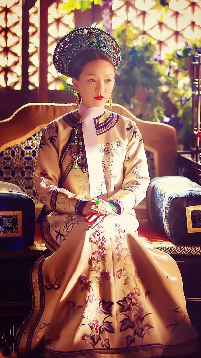 Zhou Gongzi: Wearing Tsing Yi, Peerless Style - iNEWS