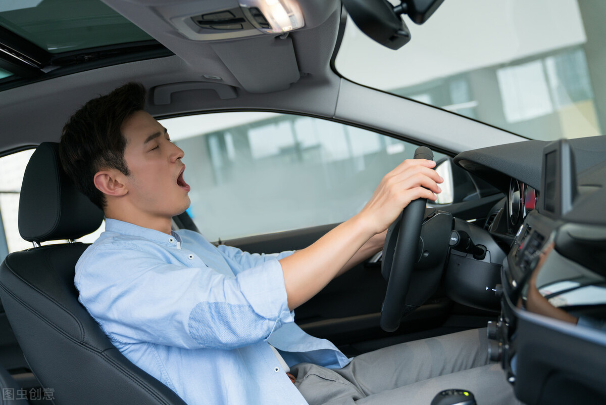 It is said that driving a long-distance car is very tiring. What is the ...