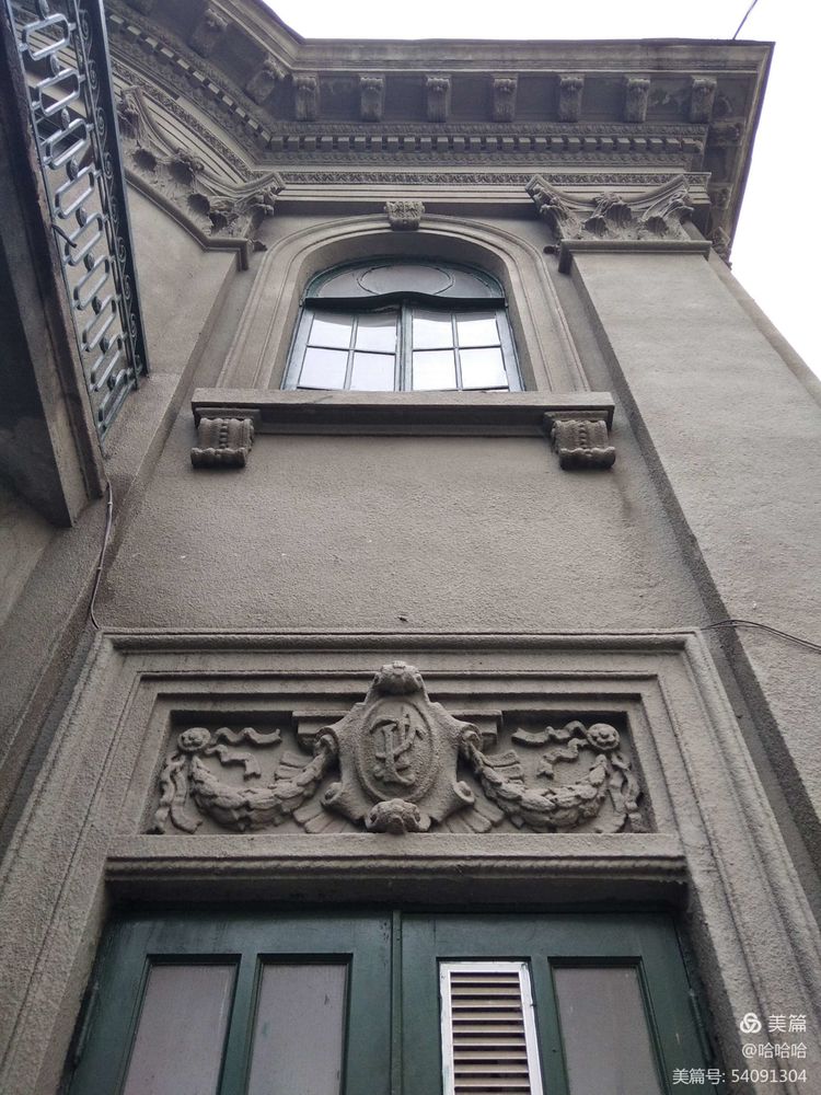 A rare old western-style building in Harbin with two colors and two ...