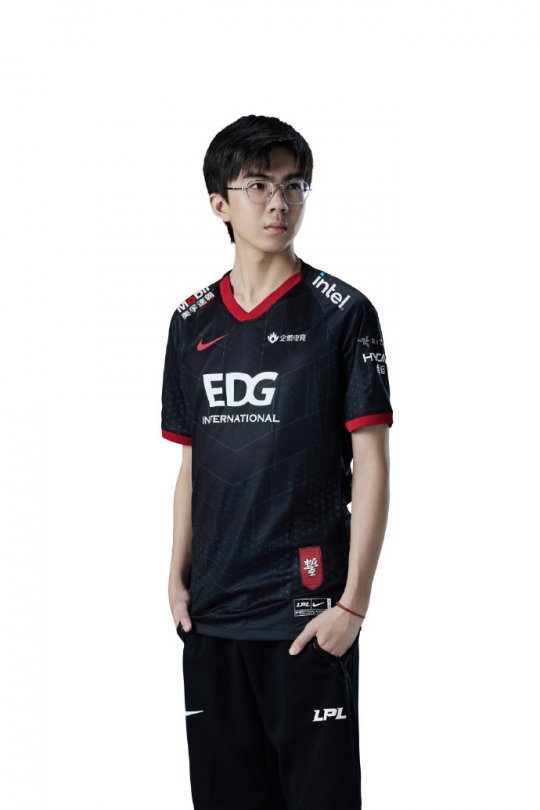 EDG-Scout becomes the second local player in LPL!After all the setbacks, just get more foreign ...