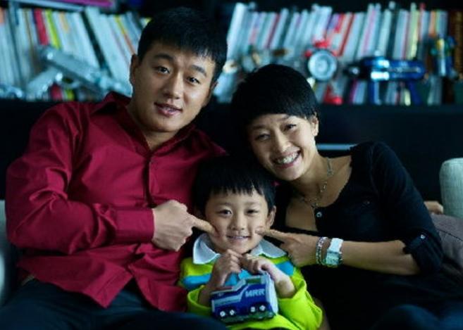 Ma Yili and Tong Dawei were photographed for a dinner together!Wear ...