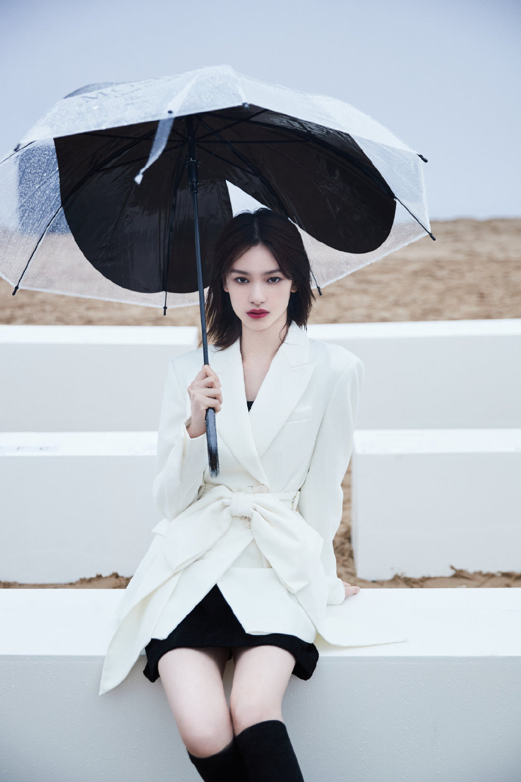 Ms. Qiu Tian is so beautiful, she is like a walking hanger, and her ...