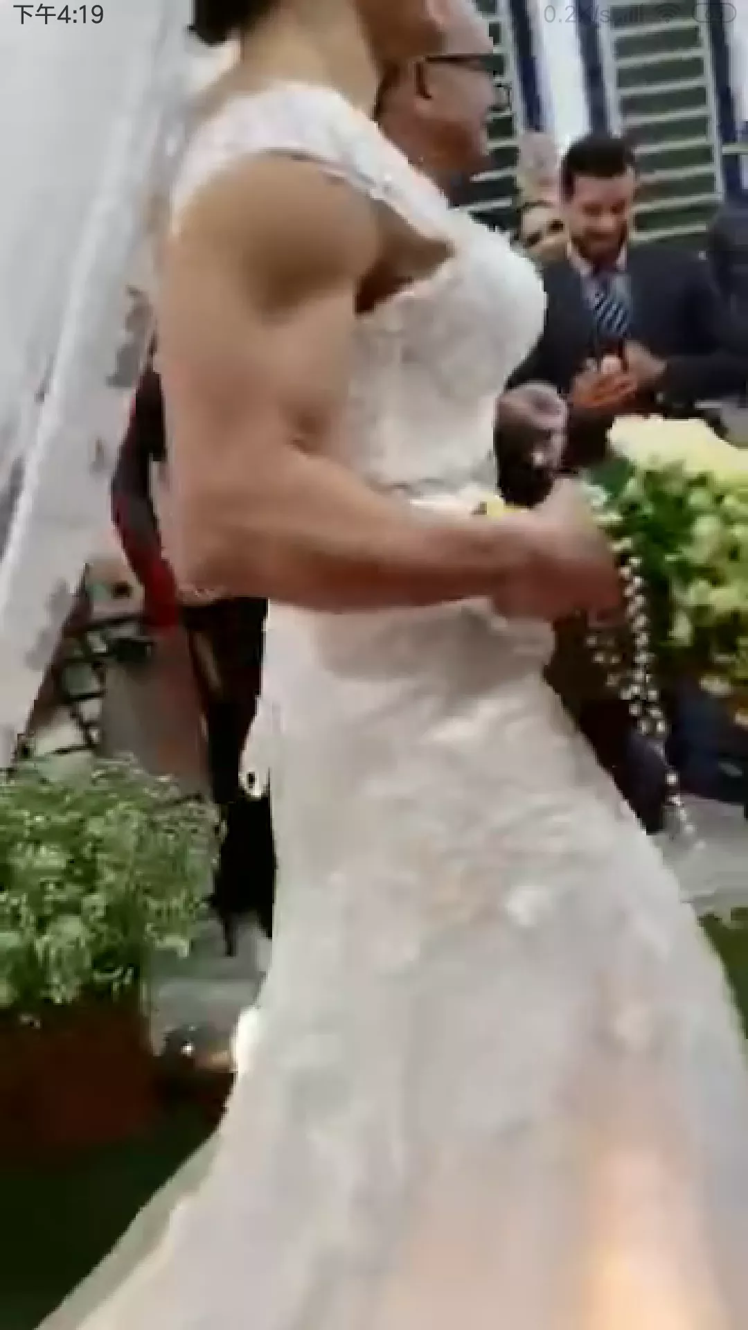 The muscular bride showed off her figure at the wedding scene, causing ...