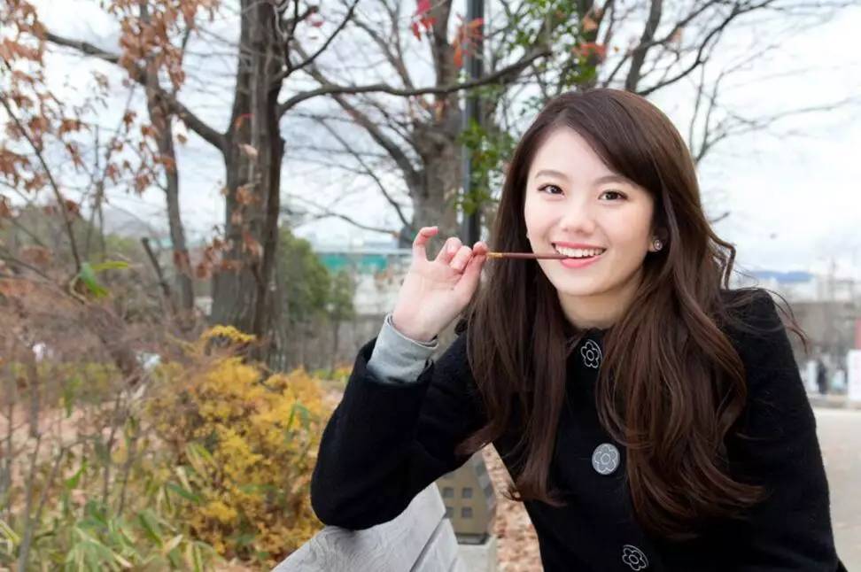 Sajiko Ito with a healing smile and a perfect body - iNEWS