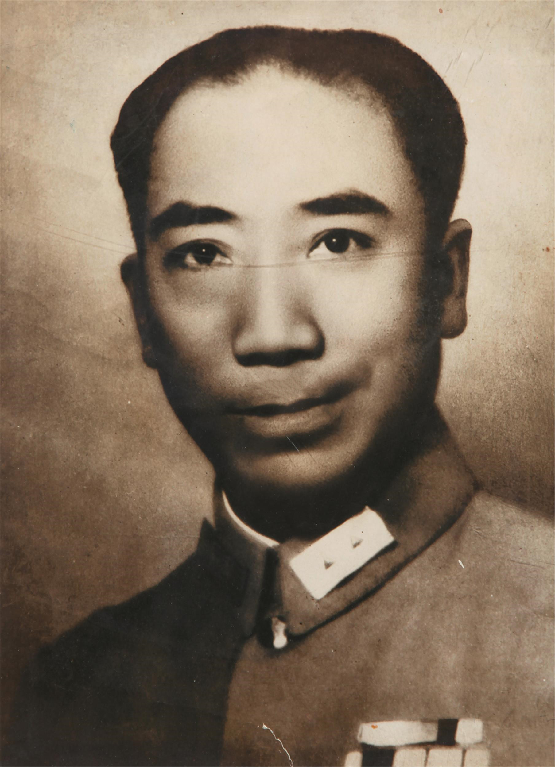 In 1943, Dai Li glanced at his subordinate's wife at a banquet, scared ...