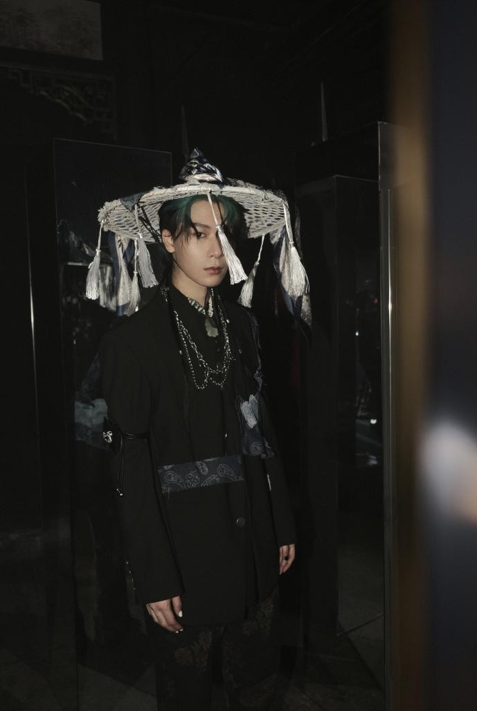 Kind of dream music artist FOX Hu Tianyu's latest single "The Hero" MV ...