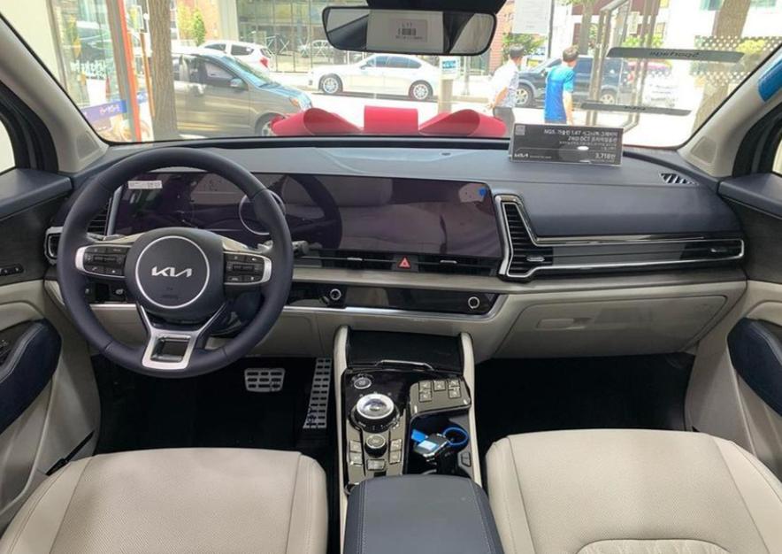 Real shots of the new generation of Kia Lions running on the same ...