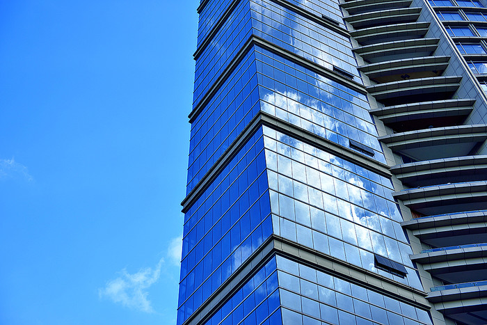 VR virtual tour of the world's top ten most beautiful glass buildings ...