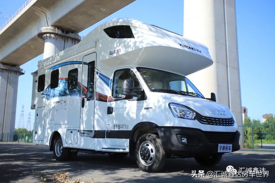 High-performance and practical domestic RV, with mechanized independent ...