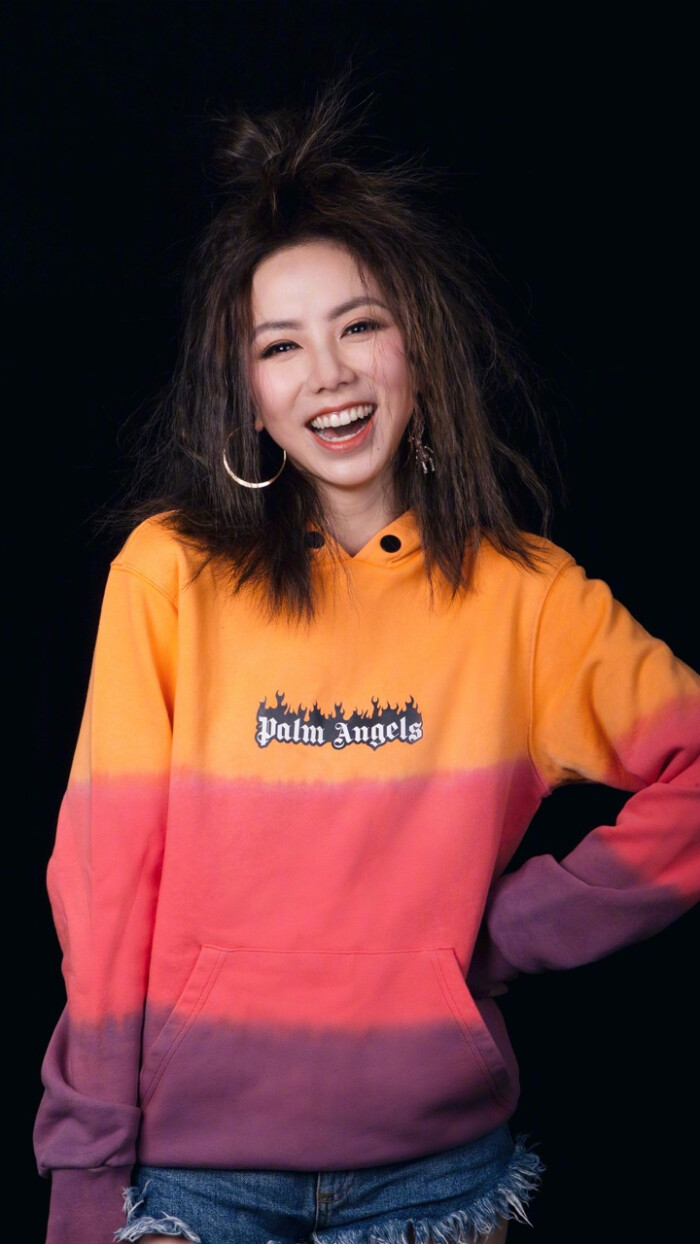 Welcome to watch the beautiful photos of Deng Ziqi - iNEWS