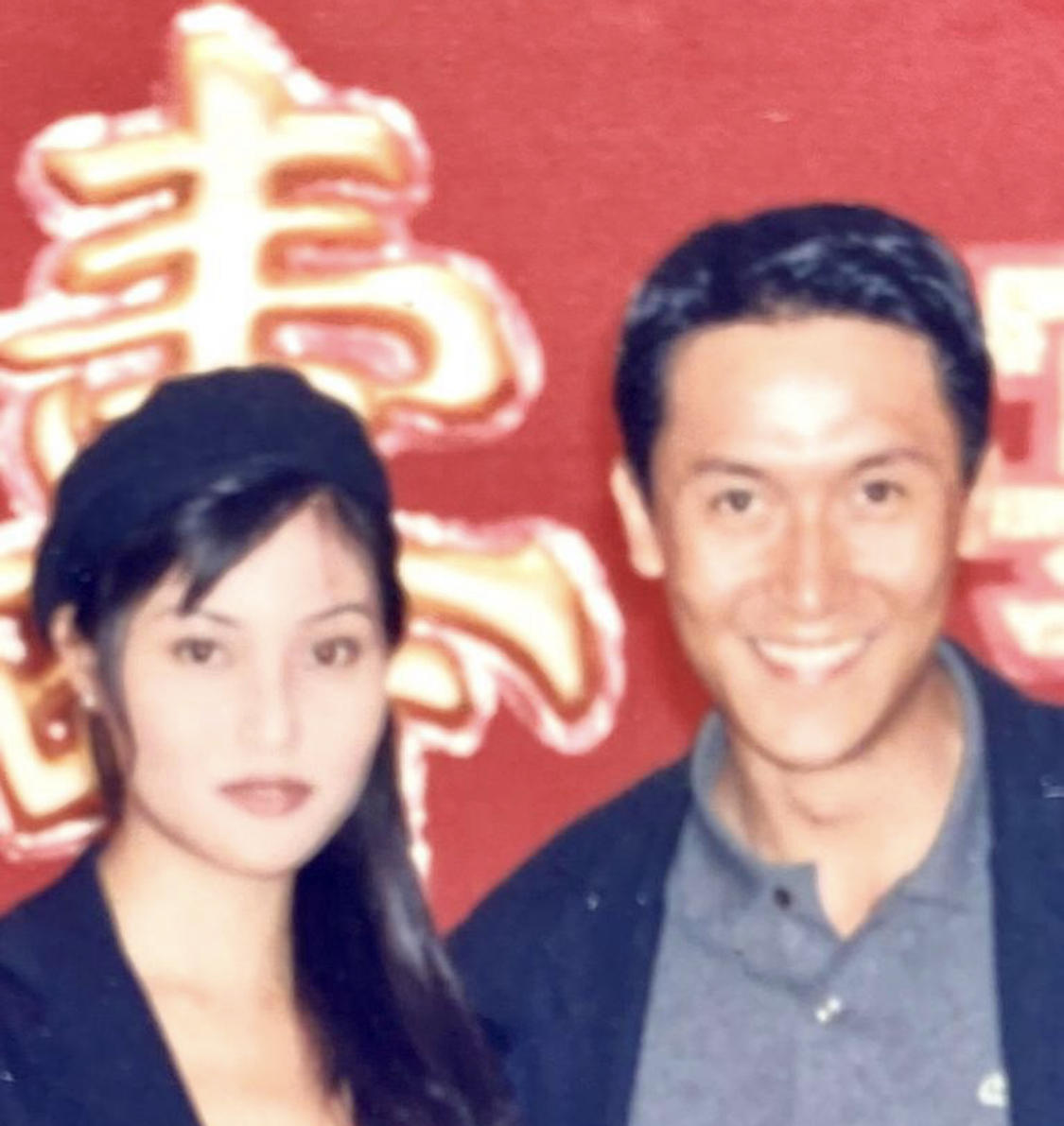 Dear!Ma Dezhong and Zhang Xiaolan met at the age of twelve and took a precious group photo on ...