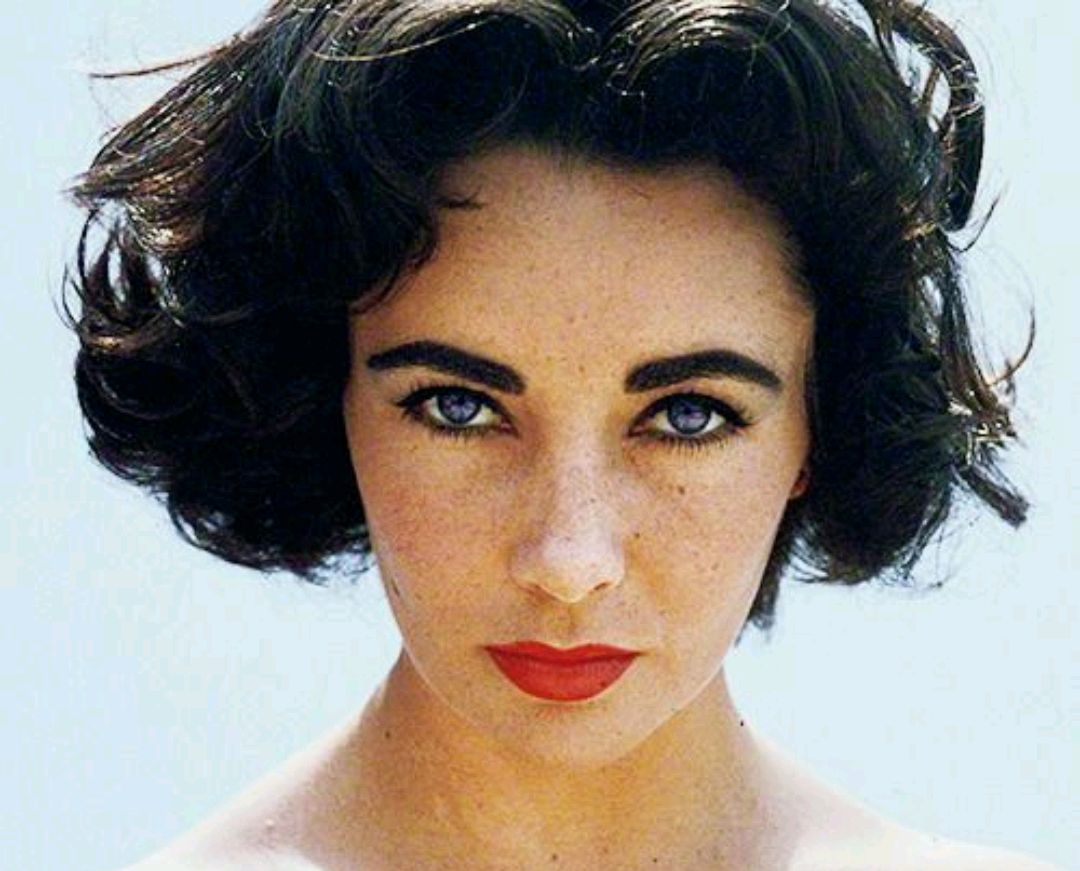 Elizabeth Taylor's eyes: Does she really have double-row eyelashes and ...