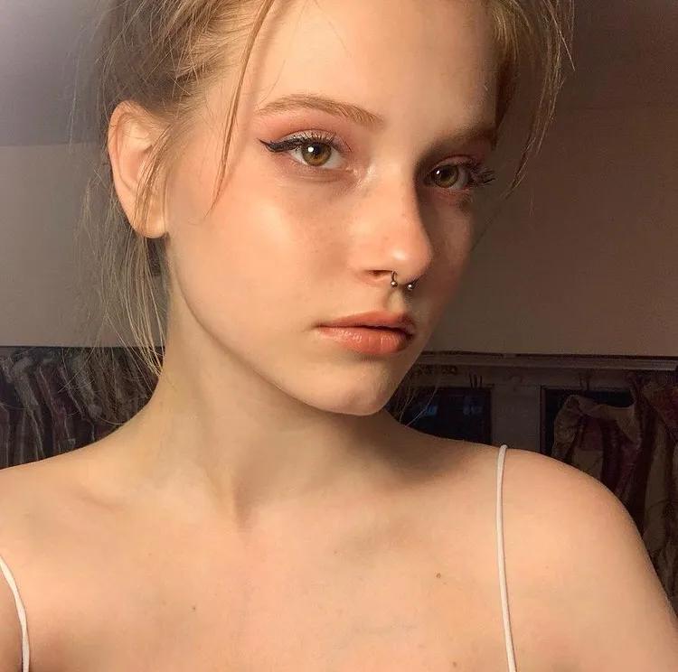 Ukrainian model Katya Sitak - iNEWS