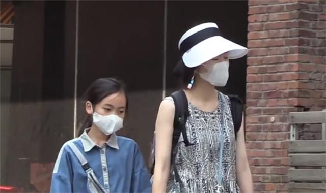 Recent photos of Han Han's wife and daughter exposed, daughter Han ...