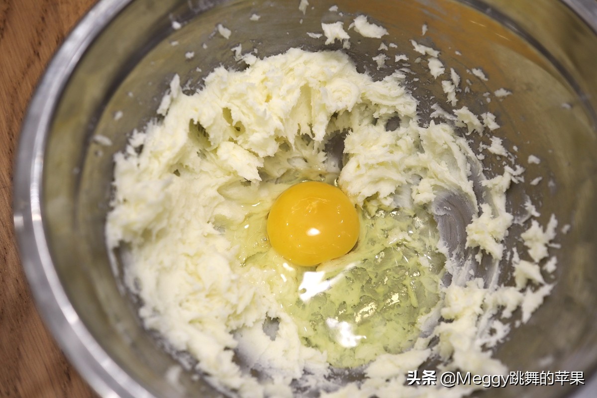 Awesome Mexican taro mashed bread, shaped like a small straw hat ...