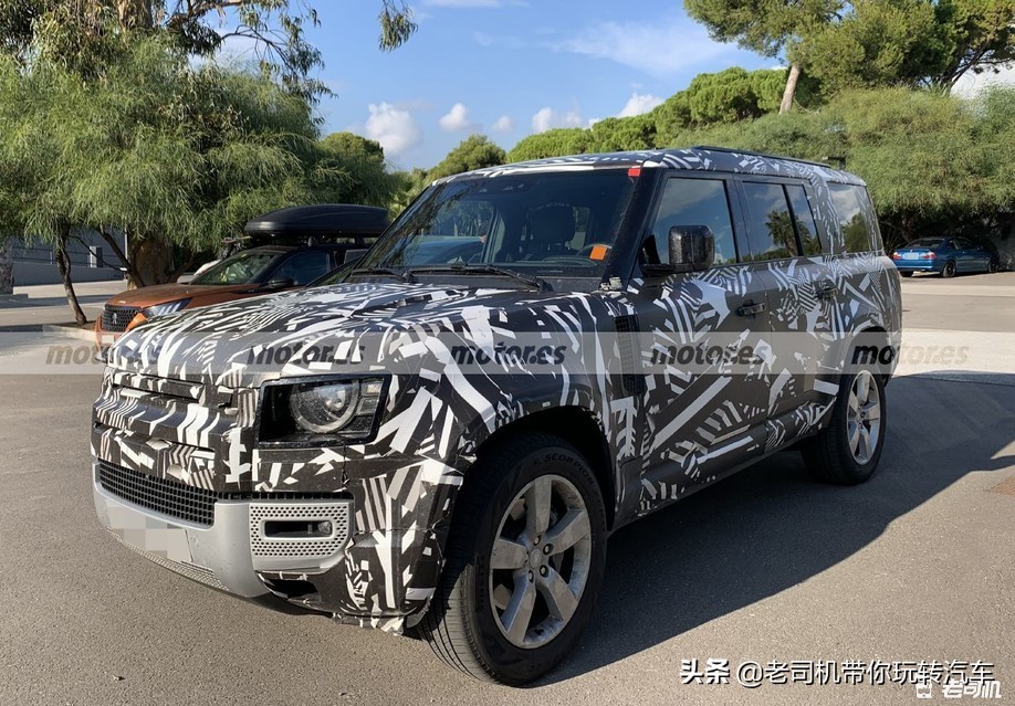 A luxury four-wheel drive SUV with a "2+3+3" 8-seater layout, spy ...