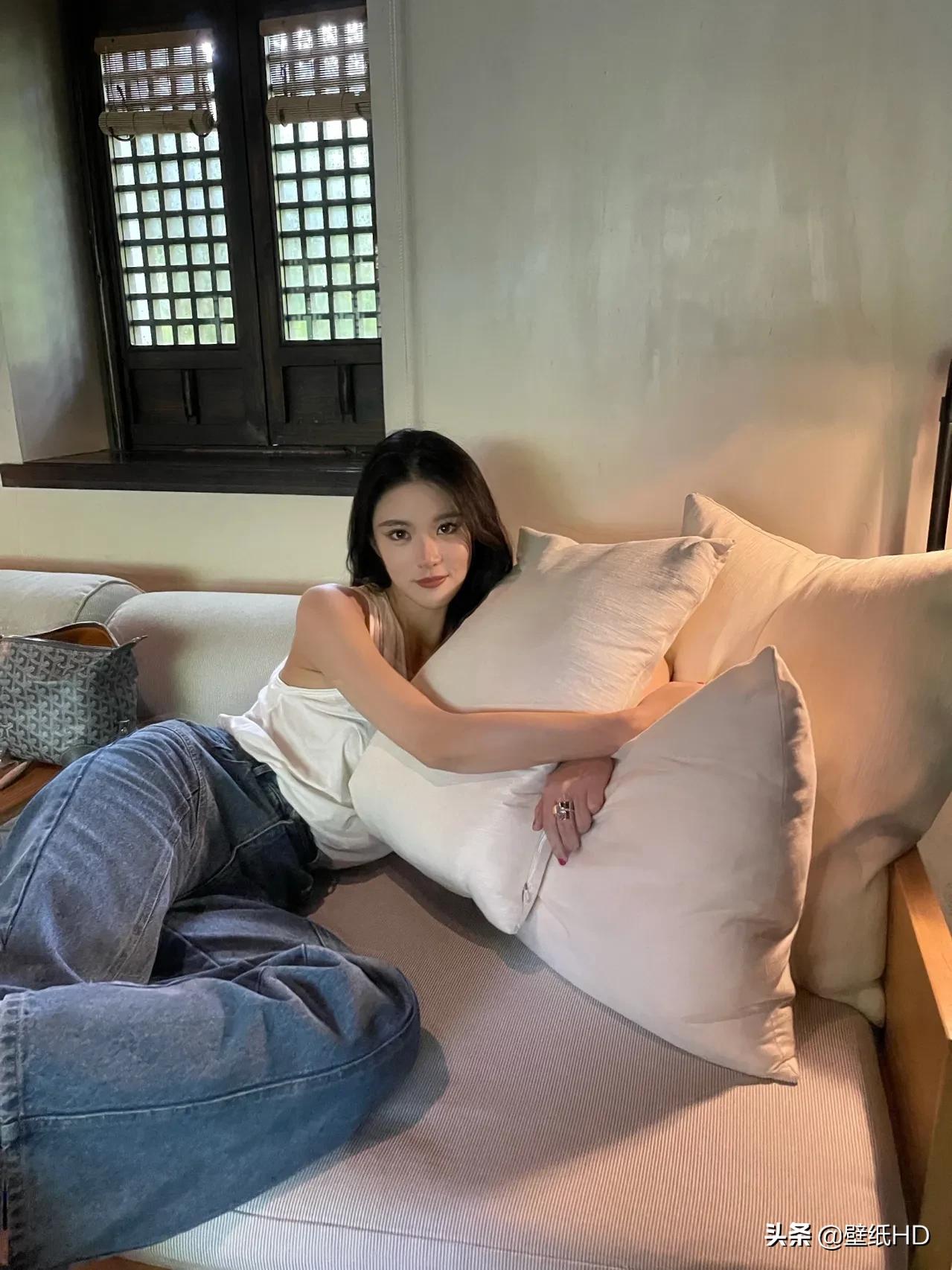 Liu Yifei and Brigitte Lin? - iNEWS