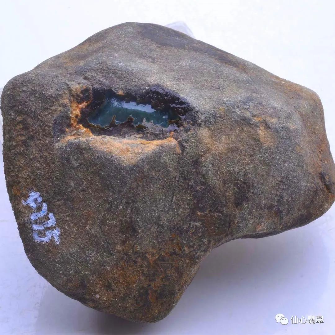 How to choose jade iron rust skin? - iNEWS