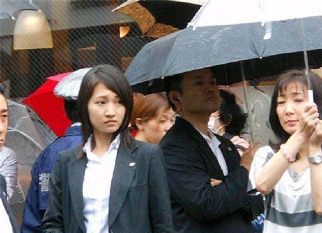 The female bodyguard of the Japanese Prime Minister, proved to be able ...