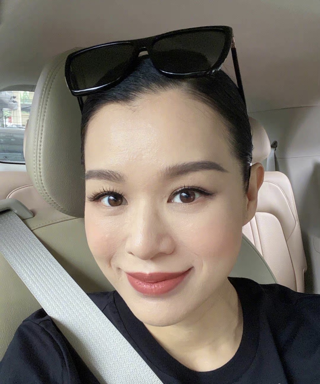 The 42-year-old Hu Xing'er gave birth to 3 children and came back in 58 ...