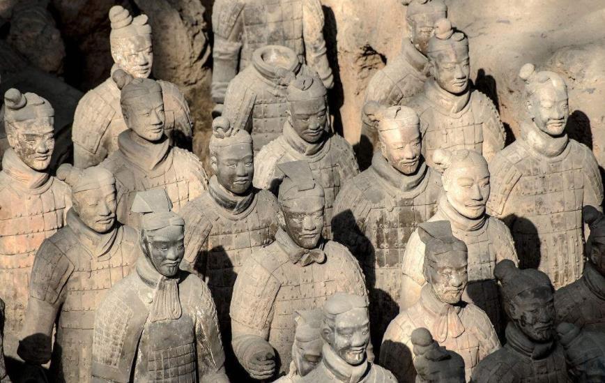 Why do the Chinese burn paper money to worship their ancestors? - iNEWS