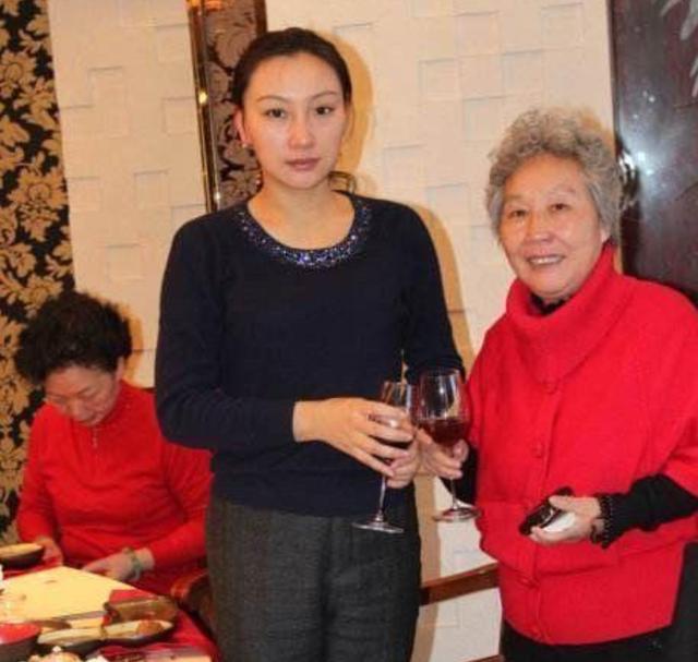 She is Mao Xinyu's wife and Shao Hua's daughter-in-law. She has ...