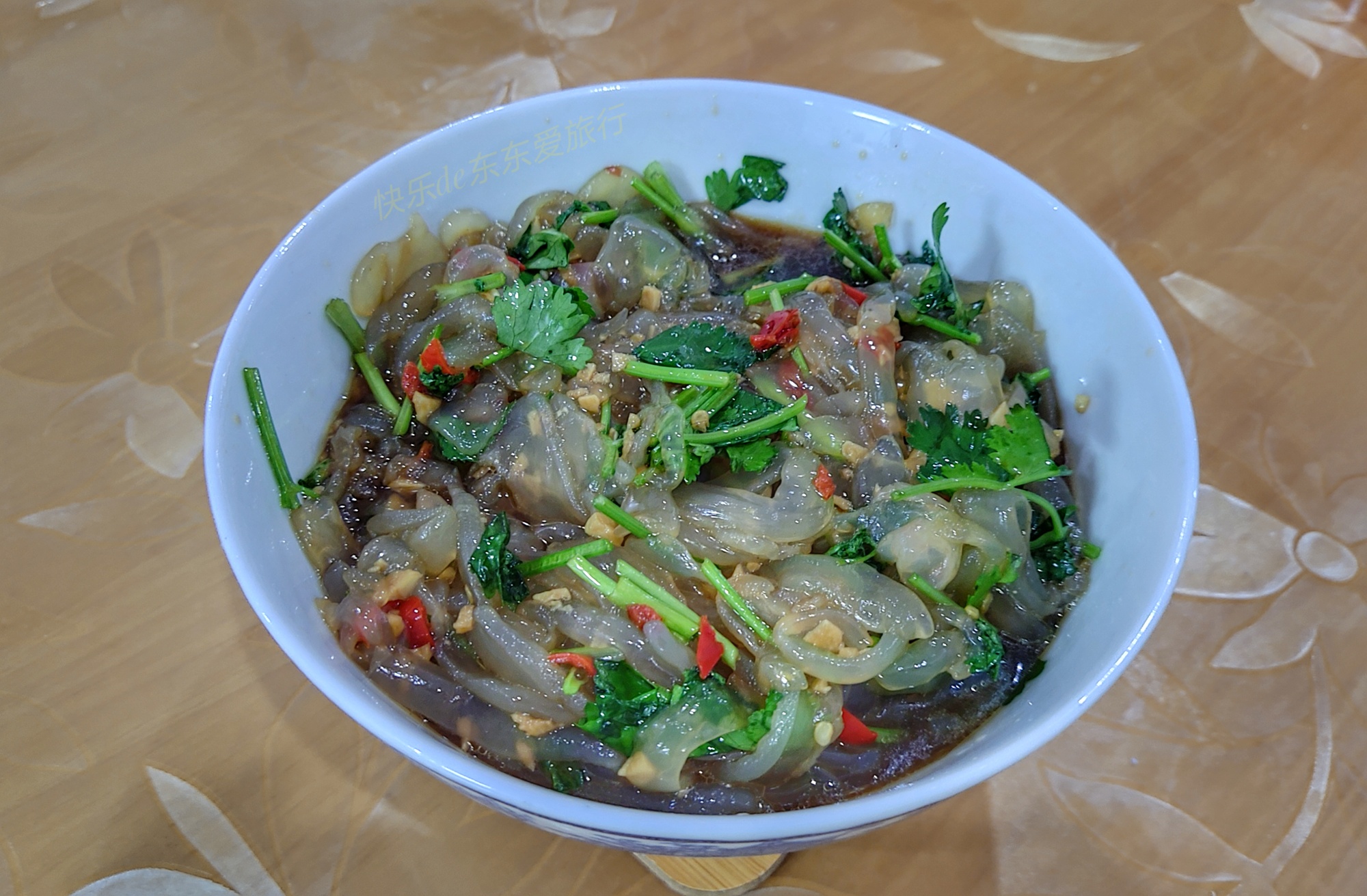 The daughter's jellyfish salad is hot and sour, refreshing and ...
