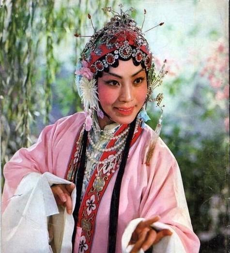 Li Bingshu and her husband: childhood sweethearts chasing men, husband ...