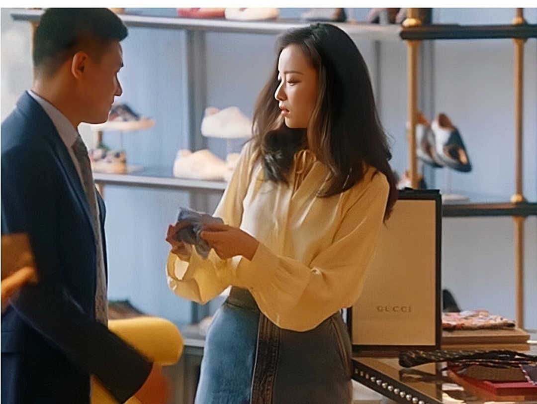 Jiang Nansun and Zhu Suosuo in Yishu's works, tell a woman how to swim in the sea of love - iNEWS