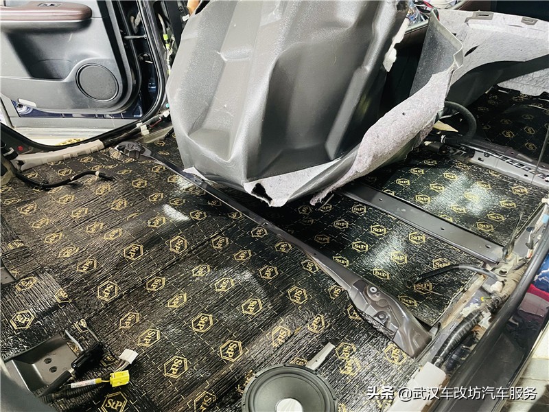 Sound insulation improves the comfort of the passenger compartment ...