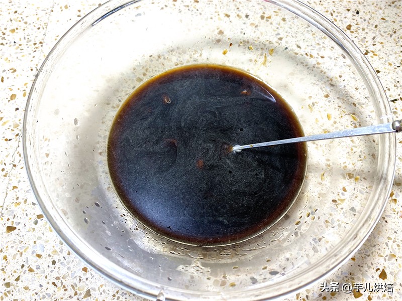 Teach you to make brown sugar mala cake at home. The method is detailed ...