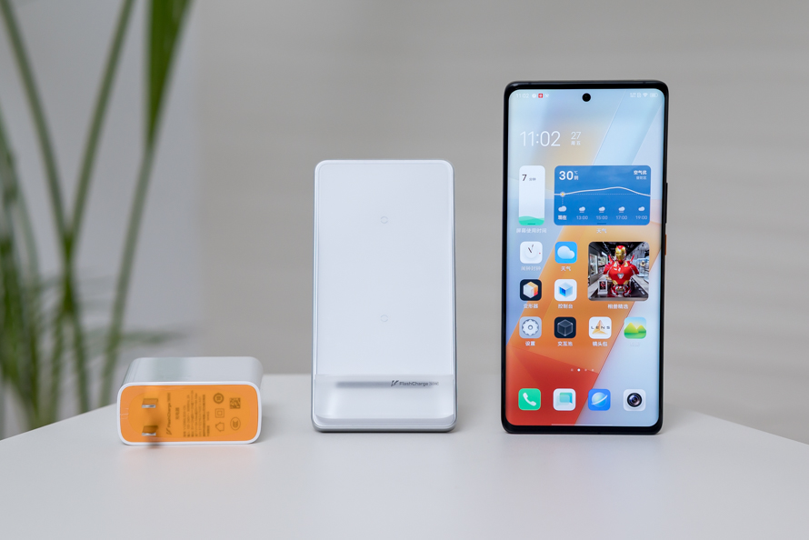 iQOO 50W wireless flash charging vertical charger: the best desktop ...